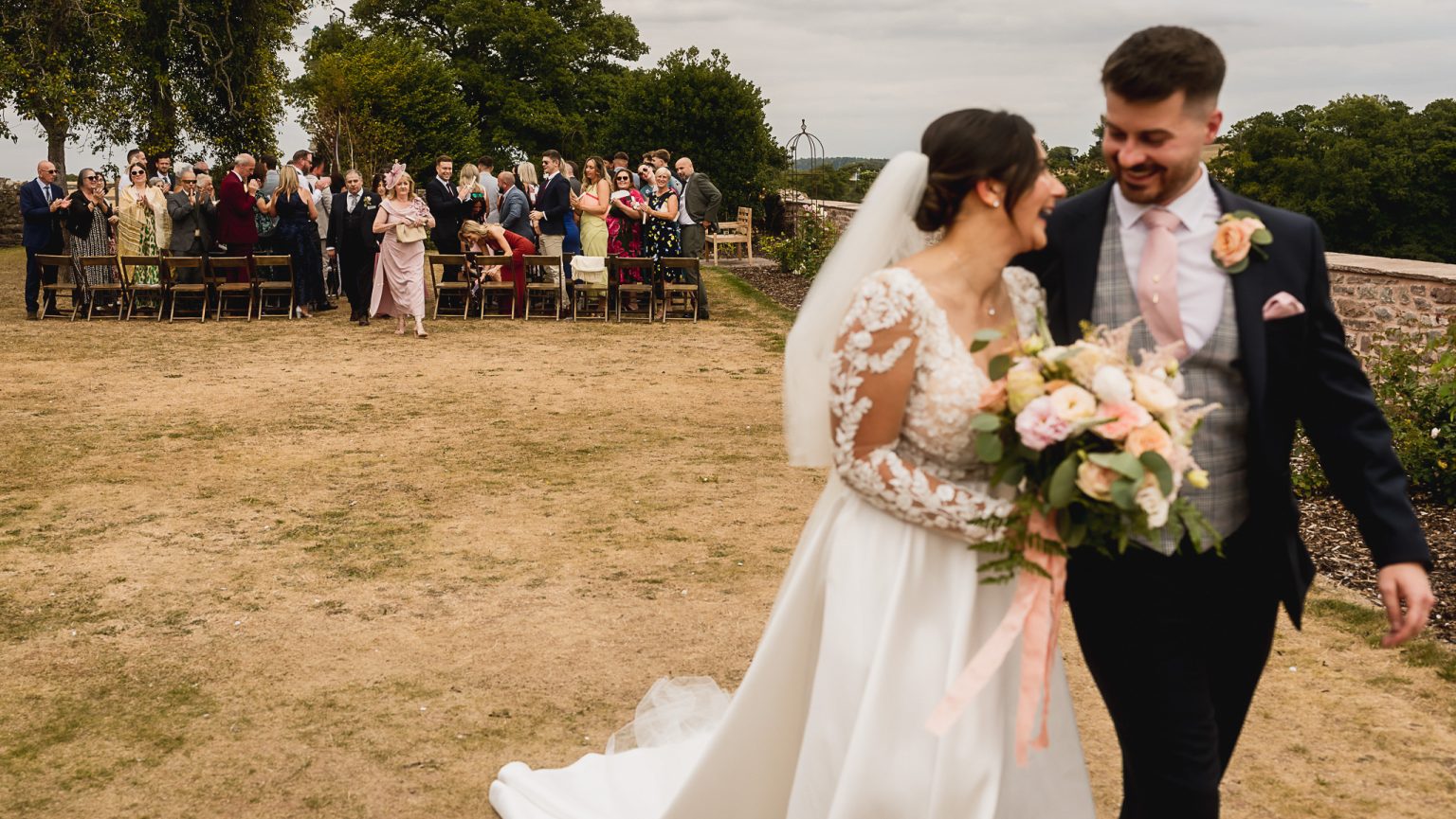 Llantilio House wedding photography | Luxury Barn Wedding
